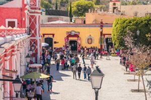 abarrotar in Spanish: Meaning, Usage and Examples | SpanishStep